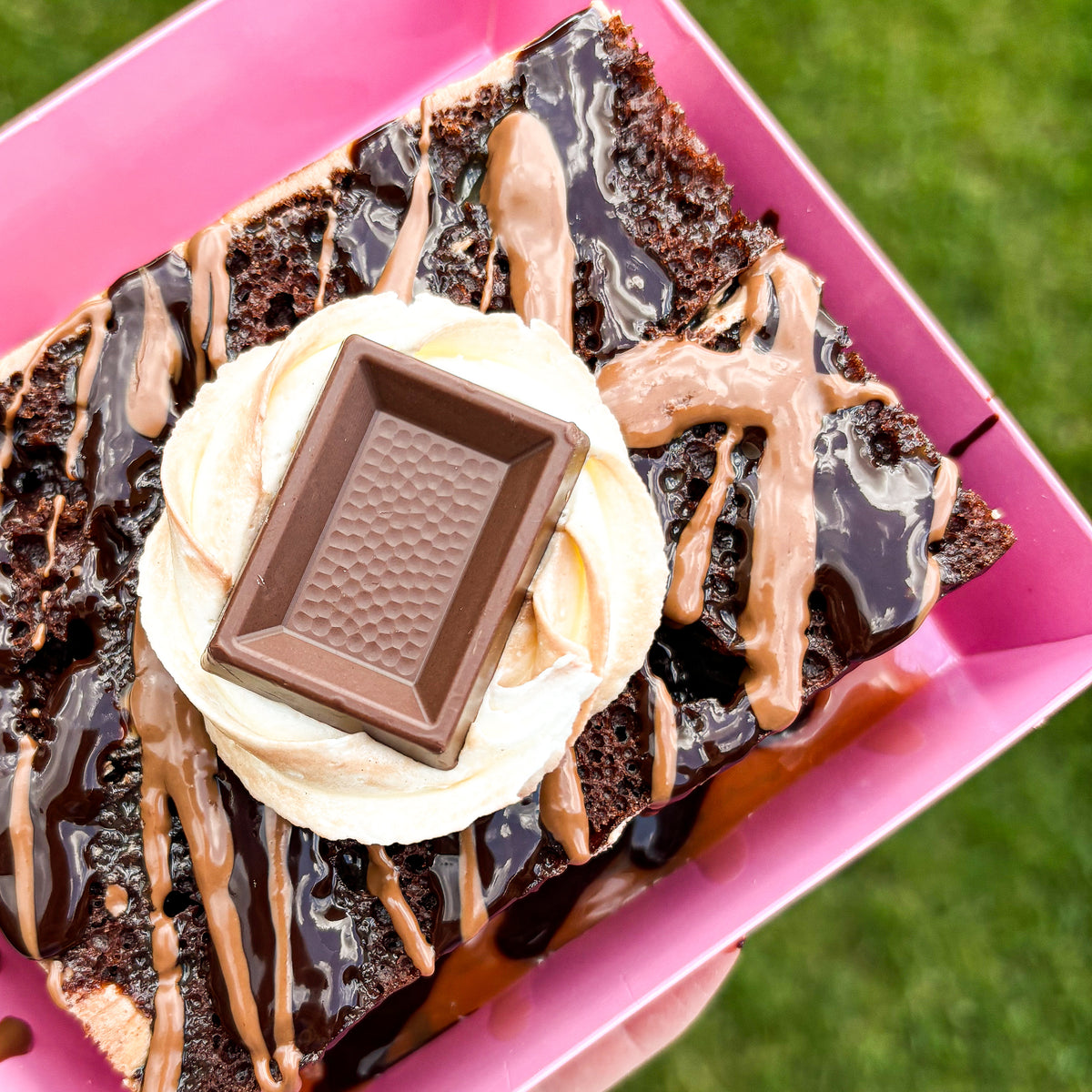 MACKAY'S BAKERY || The Chocolate Caramel Cake Square – MacKay's Bakery