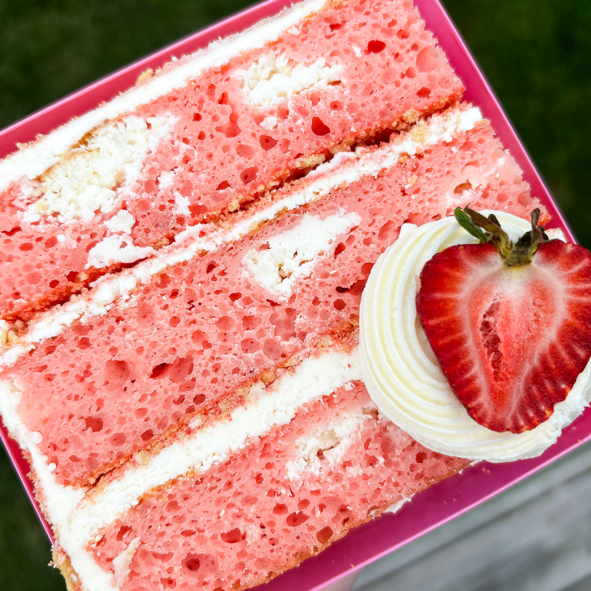 MACKAY'S BAKERY || The Strawberry Shortcake Crunch Cake Square – MacKay ...